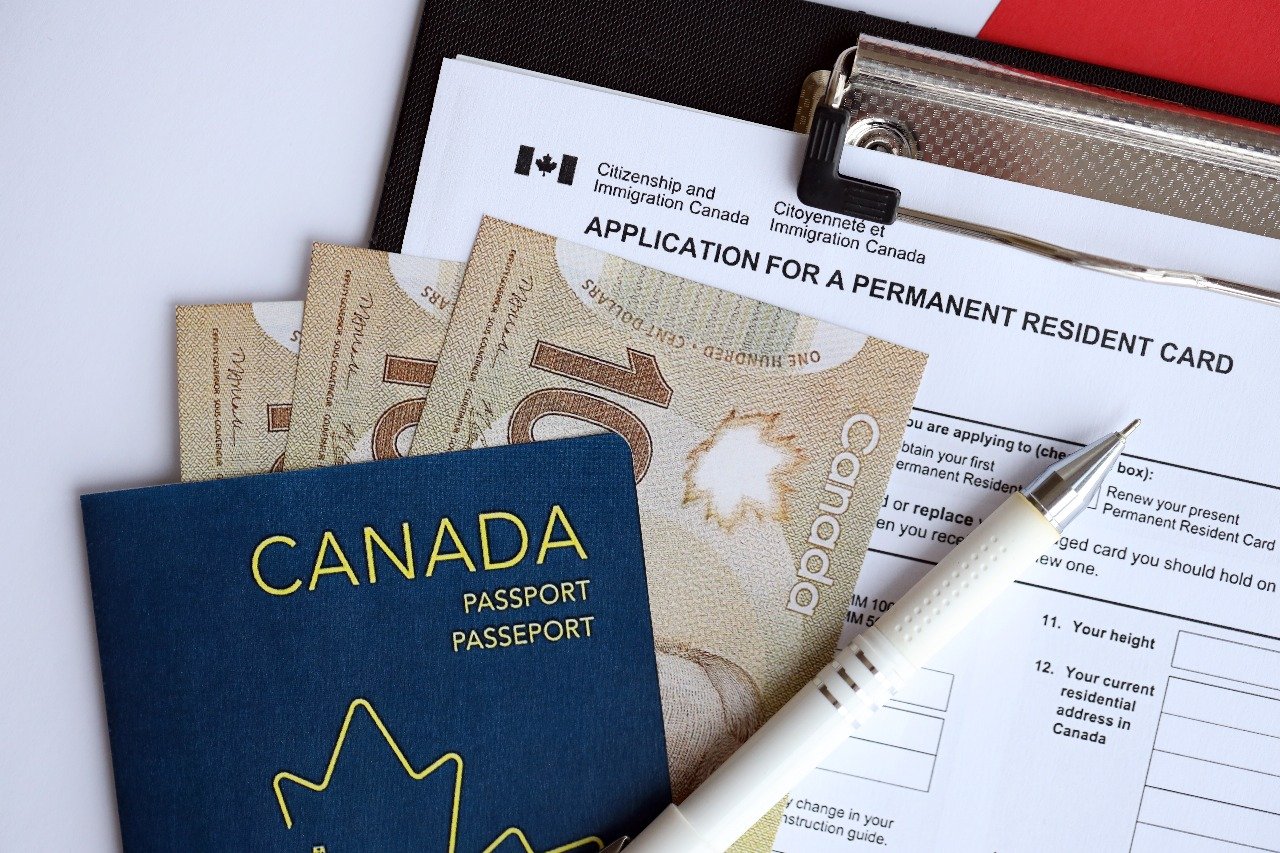 Canada PR Card Expiry – Renewal, Travel Rules & IRCC Guide